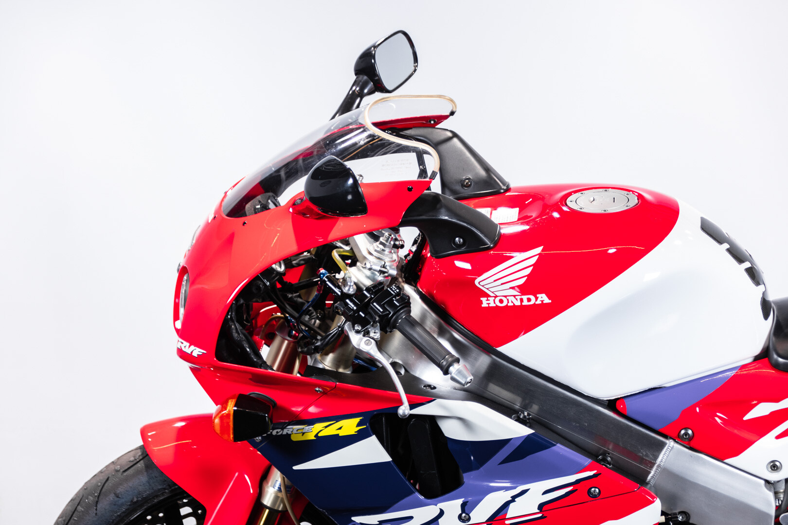 Honda RC45 (RVF750) - BIDaBIKE